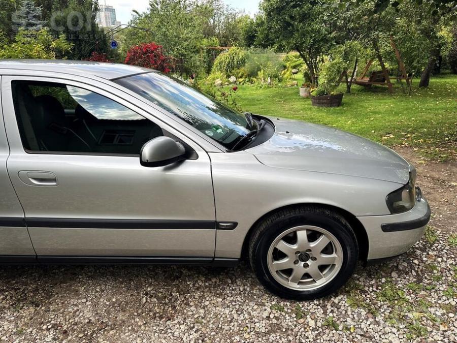 Grey Volvo V70 2003 in Riga, with an engine capacity of 2.40 L and mileage of 398 thousand km for 3300 €, photo 30 on AUTOMOTO.COM.LV
