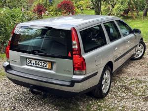Pelēks Volvo V70 2003 Rīga, ar dzinēja tilpumu 2.40 L un nobraukumu 398 tūkst. km par 3300 €, foto 8 vietnē AUTOMOTO.COM.LV