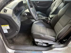 Pelēks Volvo V70 2003 Rīga, ar dzinēja tilpumu 2.40 L un nobraukumu 398 tūkst. km par 3300 €, foto 10 vietnē AUTOMOTO.COM.LV
