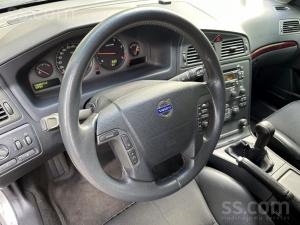 Pelēks Volvo V70 2003 Rīga, ar dzinēja tilpumu 2.40 L un nobraukumu 398 tūkst. km par 3300 €, foto 17 vietnē AUTOMOTO.COM.LV