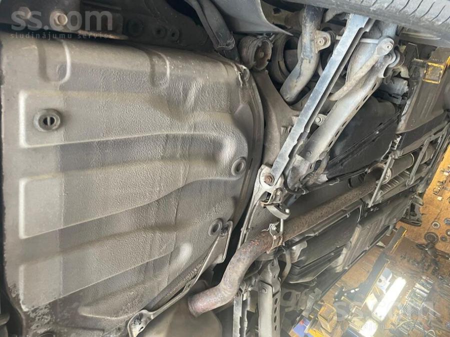 Pelēks Volvo V70 2003 Rīga, ar dzinēja tilpumu 2.40 L un nobraukumu 398 tūkst. km par 3300 €, foto 31 vietnē AUTOMOTO.COM.LV