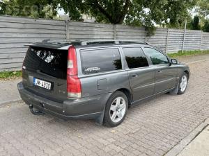 Pelēks Volvo V70 2003 Jelgava, ar dzinēja tilpumu 2.40 L un nobraukumu 470 tūkst. km par 1090 €, foto 4 vietnē AUTOMOTO.COM.LV