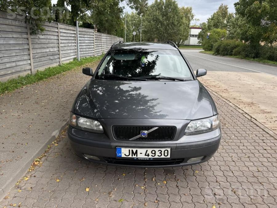 Pelēks Volvo V70 2003 Jelgava, ar dzinēja tilpumu 2.40 L un nobraukumu 470 tūkst. km par 1090 €, foto 6 vietnē AUTOMOTO.COM.LV