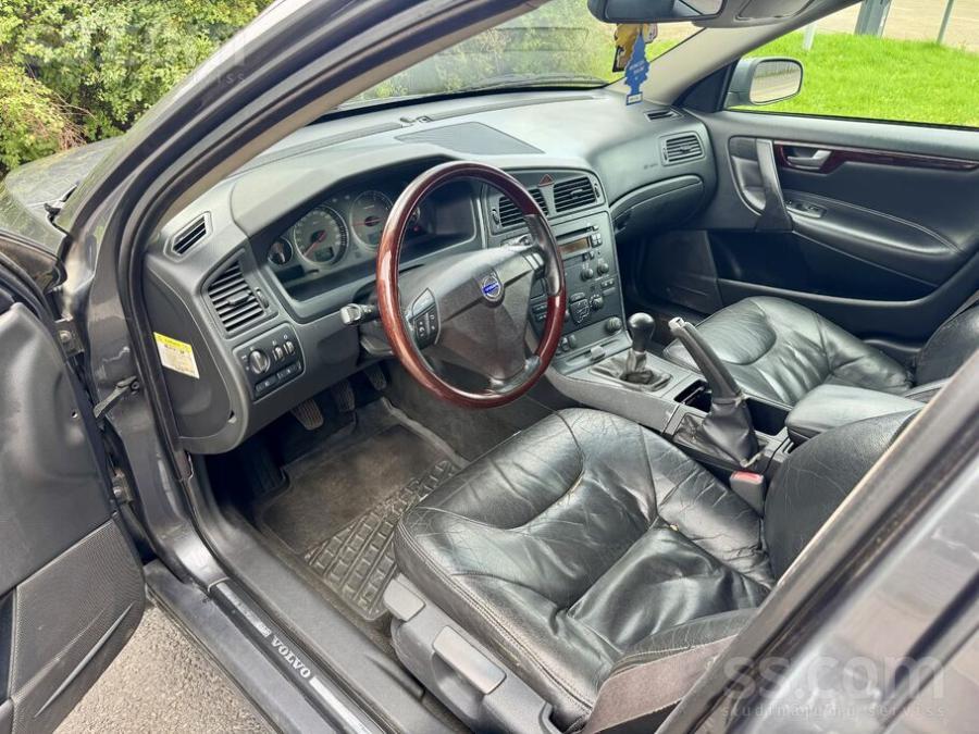 Pelēks Volvo V70 2003 Jelgava, ar dzinēja tilpumu 2.40 L un nobraukumu 470 tūkst. km par 1090 €, foto 9 vietnē AUTOMOTO.COM.LV