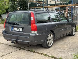Pelēks Volvo V70 2004 Rīga, ar dzinēja tilpumu 2.40 L un nobraukumu 348 tūkst. km par 1700 €, foto 3 vietnē AUTOMOTO.COM.LV