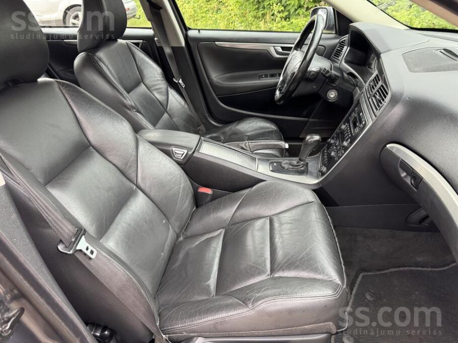 Pelēks Volvo V70 2004 Rīga, ar dzinēja tilpumu 2.40 L un nobraukumu 348 tūkst. km par 1700 €, foto 6 vietnē AUTOMOTO.COM.LV