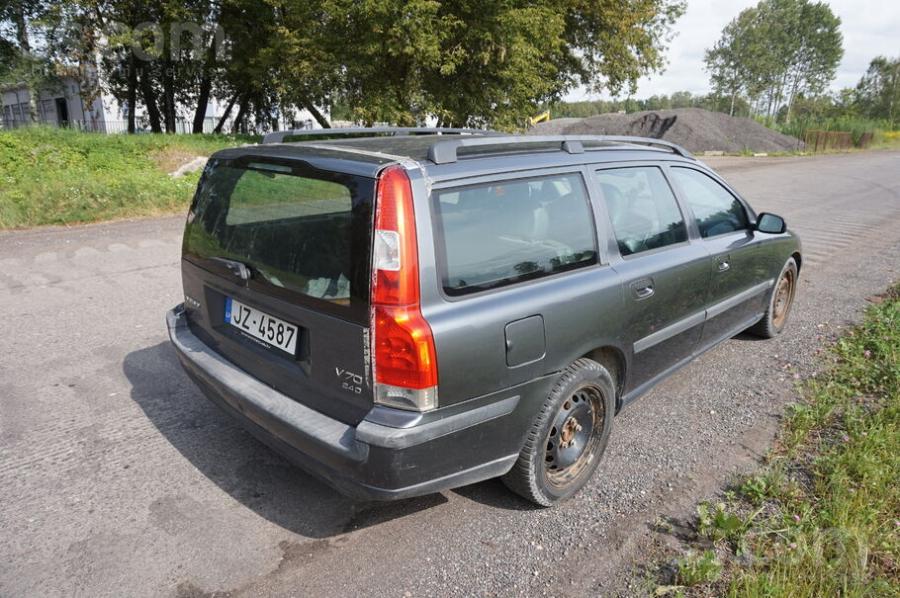Pelēks Volvo V70 2004 Jūrmala, ar dzinēja tilpumu 2.40 L un nobraukumu 329 tūkst. km par 650 €, foto 6 vietnē AUTOMOTO.COM.LV
