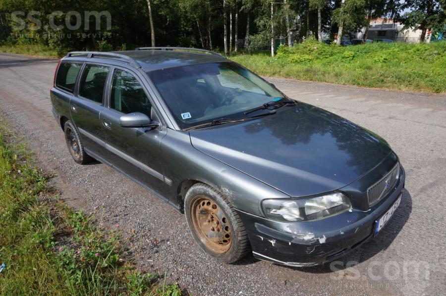 Pelēks Volvo V70 2004 Jūrmala, ar dzinēja tilpumu 2.40 L un nobraukumu 329 tūkst. km par 650 €, foto 8 vietnē AUTOMOTO.COM.LV