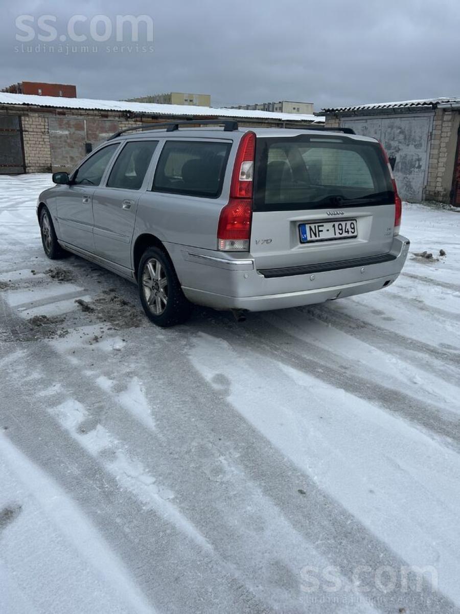 Pelēks Volvo V70 2004 Rēzekne, ar dzinēja tilpumu 2.40 L un nobraukumu 306 tūkst. km par 2000 €, foto 13 vietnē AUTOMOTO.COM.LV