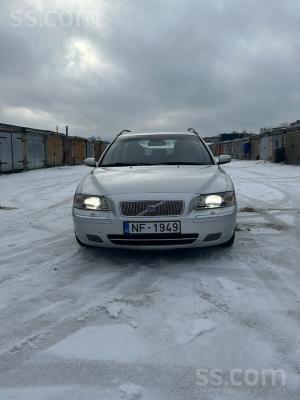 Pelēks Volvo V70 2004 Rēzekne, ar dzinēja tilpumu 2.40 L un nobraukumu 306 tūkst. km par 2000 €, foto 14 vietnē AUTOMOTO.COM.LV