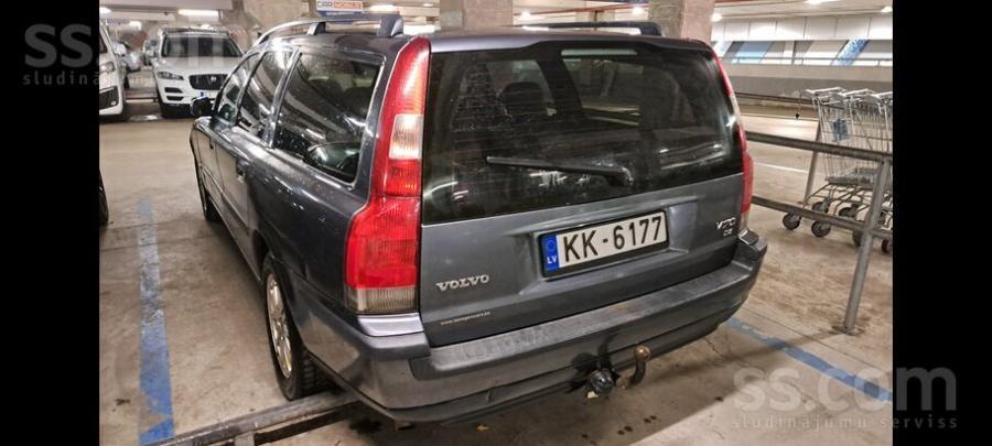 Grey Volvo V70 2004 in Riga, with an engine capacity of 2.40 L and mileage of 0 thousand km for 1250 €, photo 2 on AUTOMOTO.COM.LV