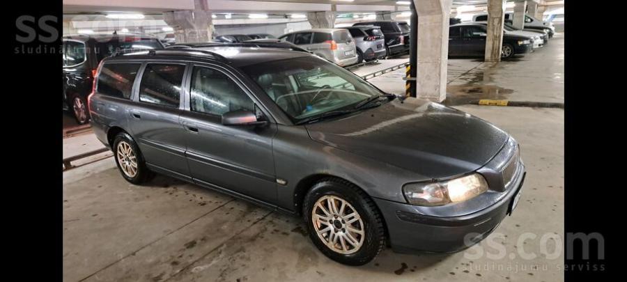Grey Volvo V70 2004 in Riga, with an engine capacity of 2.40 L and mileage of 0 thousand km for 1250 €, photo 17 on AUTOMOTO.COM.LV