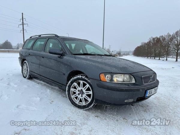 Grey Volvo V70 2004 in Tartu, with an engine capacity of 2.40 L and mileage of 322 thousand km for 1599 €, photo 3 on AUTOMOTO.COM.LV