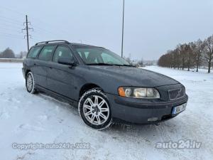 Grey Volvo V70 2004 in Tartu, with an engine capacity of 2.40 L and mileage of 322 thousand km for 1599 €, photo 3 on AUTOMOTO.COM.LV