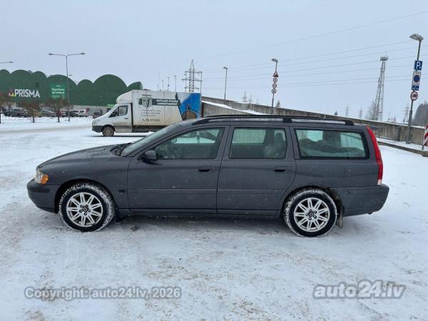 Grey Volvo V70 2004 in Tartu, with an engine capacity of 2.40 L and mileage of 322 thousand km for 1599 €, photo 5 on AUTOMOTO.COM.LV