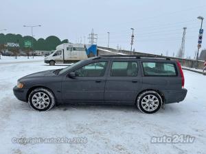 Grey Volvo V70 2004 in Tartu, with an engine capacity of 2.40 L and mileage of 322 thousand km for 1599 €, photo 5 on AUTOMOTO.COM.LV