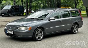 Grey Volvo V70 2004 in Riga, with an engine capacity of 2.40 L and mileage of 280 thousand km for 1000 €, photo 3 on AUTOMOTO.COM.LV