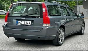 Grey Volvo V70 2004 in Riga, with an engine capacity of 2.40 L and mileage of 280 thousand km for 1000 €, photo 4 on AUTOMOTO.COM.LV