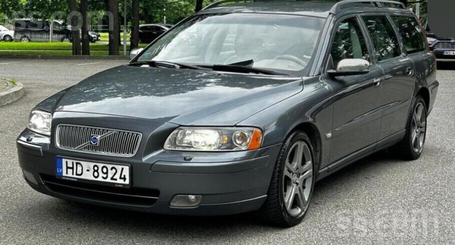 Grey Volvo V70 2004 in Riga, with an engine capacity of 2.40 L and mileage of 280 thousand km for 1000 €, photo 5 on AUTOMOTO.COM.LV