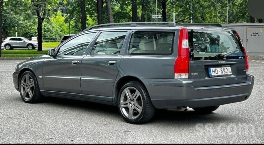 Grey Volvo V70 2004 in Riga, with an engine capacity of 2.40 L and mileage of 280 thousand km for 1000 €, photo 6 on AUTOMOTO.COM.LV