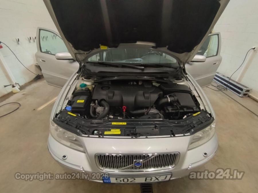 Pelēks Volvo V70 2004 Tartu, ar dzinēja tilpumu 2.40 L un nobraukumu 0 tūkst. km par 4000 €, foto 1 vietnē AUTOMOTO.COM.LV