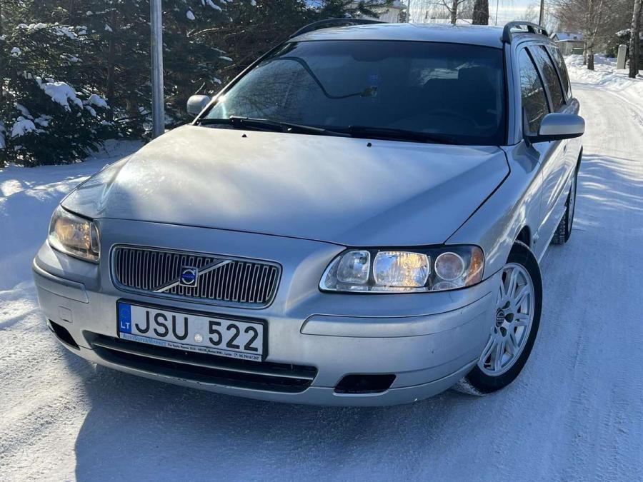 Pelēks Volvo V70 2004 Viļņa, ar dzinēja tilpumu 2.40 L un nobraukumu 427 tūkst. km par 1555 €, foto 2 vietnē AUTOMOTO.COM.LV