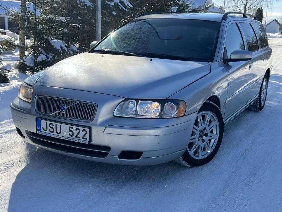Pelēks Volvo V70 2004 Viļņa, ar dzinēja tilpumu 2.40 L un nobraukumu 427 tūkst. km par 1555 €, foto 5 vietnē AUTOMOTO.COM.LV