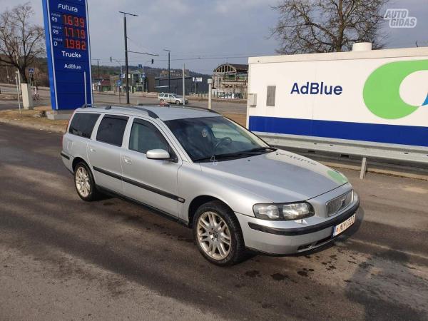 Pelēks Volvo V70 2004 Viļņa, ar dzinēja tilpumu 2.40 L un nobraukumu 321 tūkst. km par 1299 €, foto 1 vietnē AUTOMOTO.COM.LV