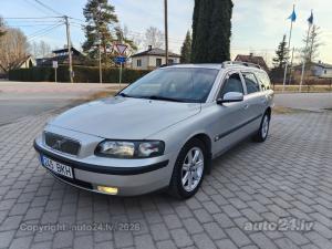 Pelēks Volvo V70 2004 Tartu, ar dzinēja tilpumu 2.40 L un nobraukumu 332 tūkst. km par 2750 €, foto  vietnē AUTOMOTO.COM.LV