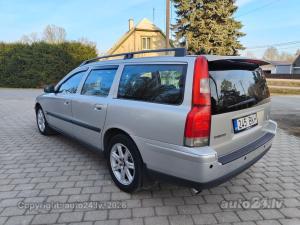 Pelēks Volvo V70 2004 Tartu, ar dzinēja tilpumu 2.40 L un nobraukumu 332 tūkst. km par 2750 €, foto 3 vietnē AUTOMOTO.COM.LV