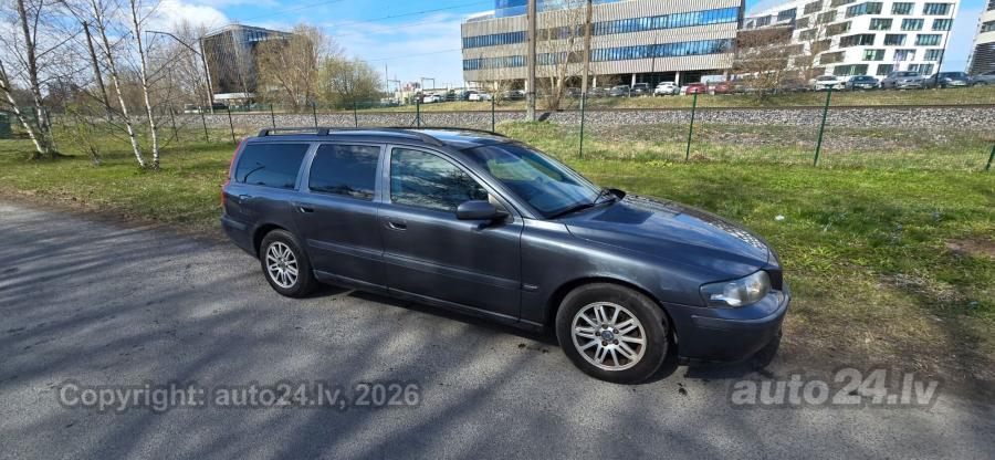 Grey Volvo V70 2004 in Tallinn, with an engine capacity of 2.40 L and mileage of 0 thousand km for 2000 €, photo 3 on AUTOMOTO.COM.LV
