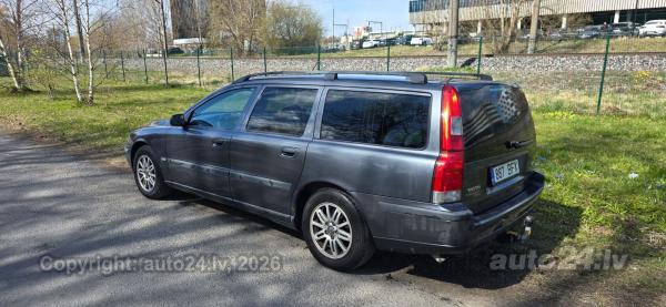 Pelēks Volvo V70 2004 Tallina, ar dzinēja tilpumu 2.40 L un nobraukumu 0 tūkst. km par 2000 €, foto 7 vietnē AUTOMOTO.COM.LV