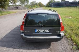 Grey Volvo V70 2004 in Jurmala, with an engine capacity of 2.40 L and mileage of 329 thousand km for 650 €, photo 6 on AUTOMOTO.COM.LV
