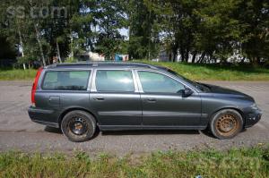 Grey Volvo V70 2004 in Jurmala, with an engine capacity of 2.40 L and mileage of 329 thousand km for 650 €, photo 8 on AUTOMOTO.COM.LV
