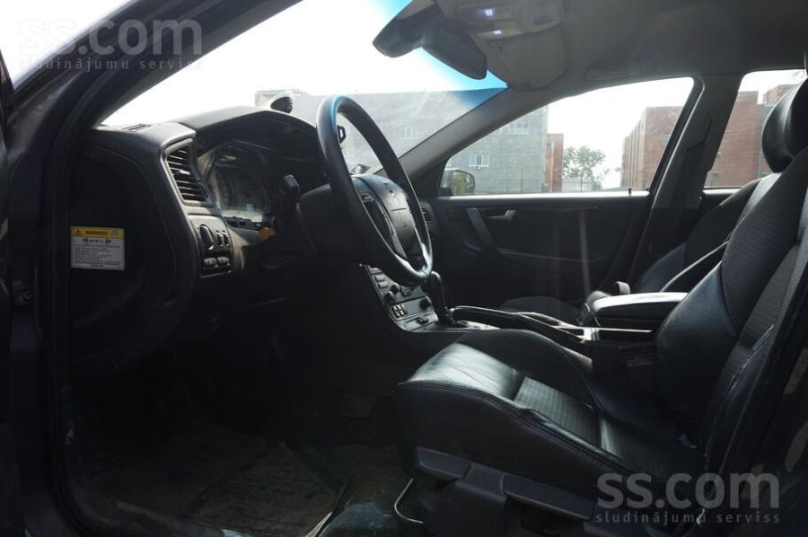 Grey Volvo V70 2004 in Jurmala, with an engine capacity of 2.40 L and mileage of 329 thousand km for 650 €, photo 10 on AUTOMOTO.COM.LV