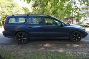 Grey Volvo V70 2004 in Jurmala, with an engine capacity of 2.40 L and mileage of 329 thousand km for 650 €, photo 24 on AUTOMOTO.COM.LV