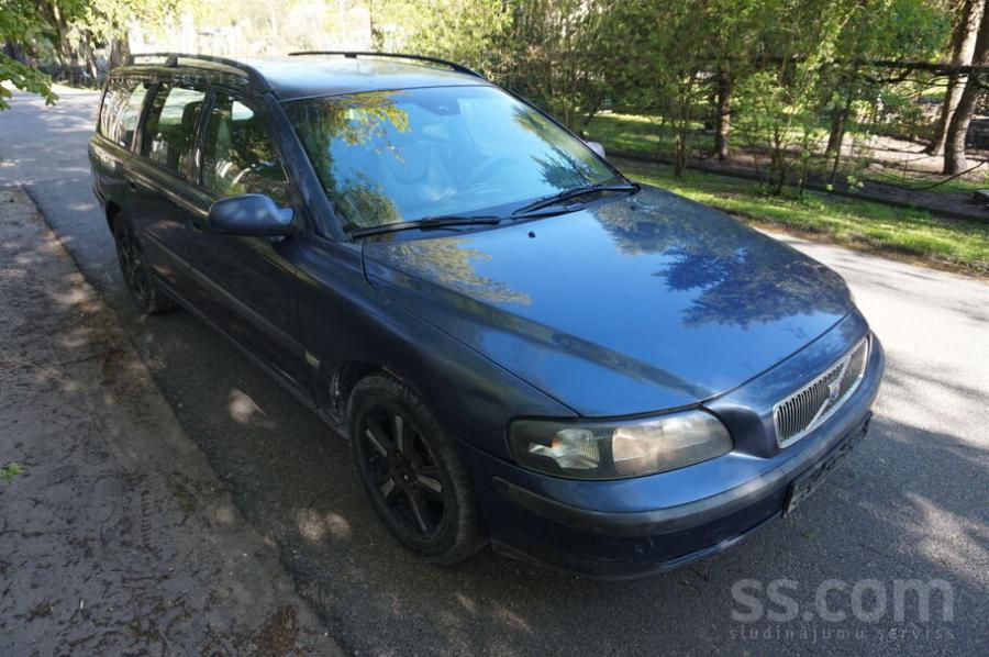 Grey Volvo V70 2004 in Jurmala, with an engine capacity of 2.40 L and mileage of 329 thousand km for 650 €, photo 25 on AUTOMOTO.COM.LV