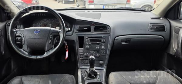 Серый Вольво В70 2004 в Валмиера, объемом двигателя 2.40 л и пробегом 428 тыс. км за 1450 €, фото 7 на AUTOMOTO.COM.LV