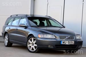 Grey Volvo V70 2004 in Tukums, with an engine capacity of 2.40 L and mileage of 425 thousand km for 2590 €, photo 3 on AUTOMOTO.COM.LV