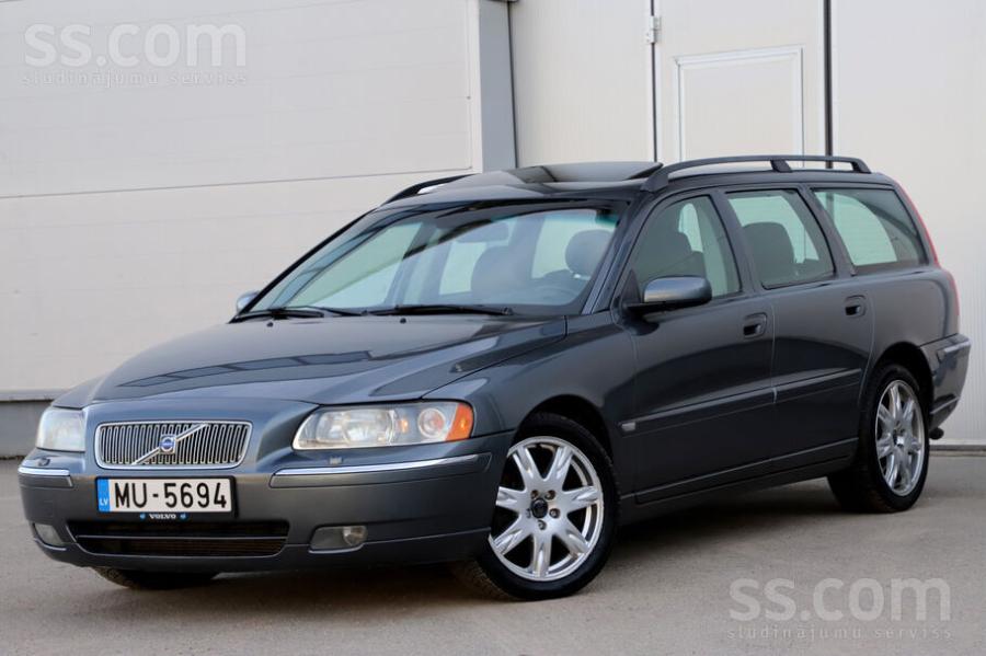 Grey Volvo V70 2004 in Tukums, with an engine capacity of 2.40 L and mileage of 425 thousand km for 2590 €, photo 4 on AUTOMOTO.COM.LV