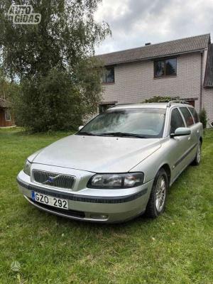 Grey Volvo V70 2004 in Radviliskis, with an engine capacity of 2.40 L and mileage of 286 thousand km for 1200 €, photo  on AUTOMOTO.COM.LV