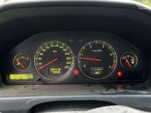 Grey Volvo V70 2004 in Radviliskis, with an engine capacity of 2.40 L and mileage of 286 thousand km for 1200 €, photo 8 on AUTOMOTO.COM.LV