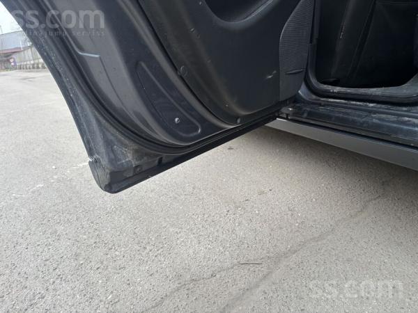 Grey Volvo V70 2004 in Riga, with an engine capacity of 2.40 L and mileage of 421 thousand km for 1000 €, photo 9 on AUTOMOTO.COM.LV