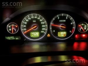 Pelēks Volvo V70 2004 Rīga, ar dzinēja tilpumu 2.40 L un nobraukumu 421 tūkst. km par 1000 €, foto 15 vietnē AUTOMOTO.COM.LV