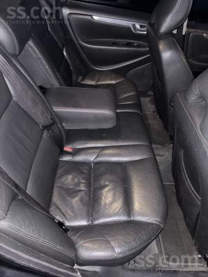 Pelēks Volvo V70 2004 Rīga, ar dzinēja tilpumu 2.40 L un nobraukumu 421 tūkst. km par 1000 €, foto 19 vietnē AUTOMOTO.COM.LV