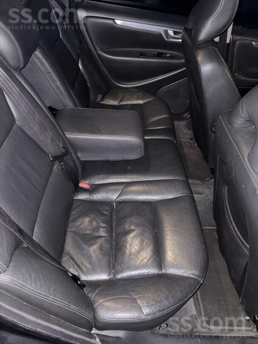 Pelēks Volvo V70 2004 Rīga, ar dzinēja tilpumu 2.40 L un nobraukumu 421 tūkst. km par 1000 €, foto 19 vietnē AUTOMOTO.COM.LV