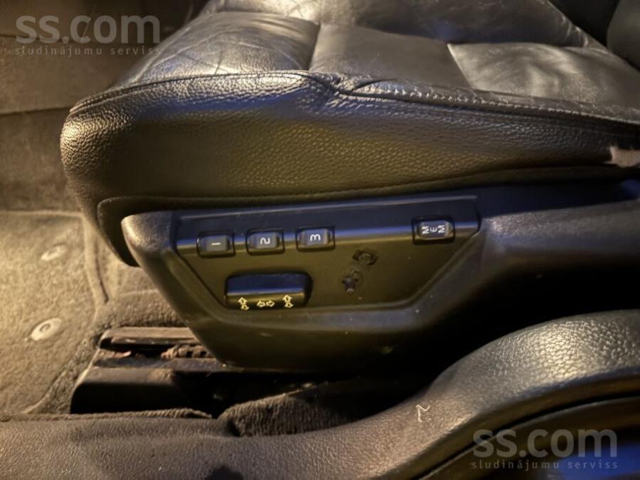 Pelēks Volvo V70 2004 Rīga, ar dzinēja tilpumu 2.40 L un nobraukumu 421 tūkst. km par 1000 €, foto 22 vietnē AUTOMOTO.COM.LV