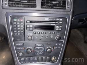 Pelēks Volvo V70 2004 Rīga, ar dzinēja tilpumu 2.40 L un nobraukumu 421 tūkst. km par 1000 €, foto 23 vietnē AUTOMOTO.COM.LV