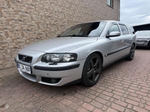Grey Volvo V70 2004 in Vilkaviskis, with an engine capacity of 2.52 L and mileage of 272 thousand km for 8900 €, photo  on AUTOMOTO.COM.LV
