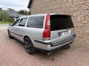 Grey Volvo V70 2004 in Vilkaviskis, with an engine capacity of 2.52 L and mileage of 272 thousand km for 8900 €, photo 4 on AUTOMOTO.COM.LV